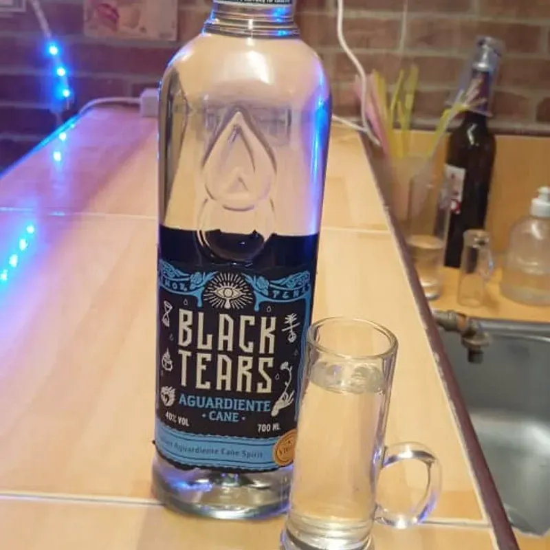 Shot de Aguardiente , Bebidas/Bar - Carpe Diem Caibarien | El Yerro Menú