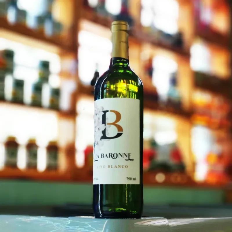 Vino blanco "La Baronne", Vinos y Cavas - May May Mercadito | El Yerro Menú